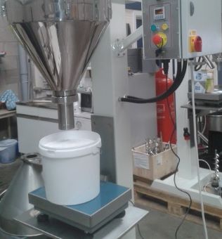 Wet "Poly Filla" type product Powder Filling Machines